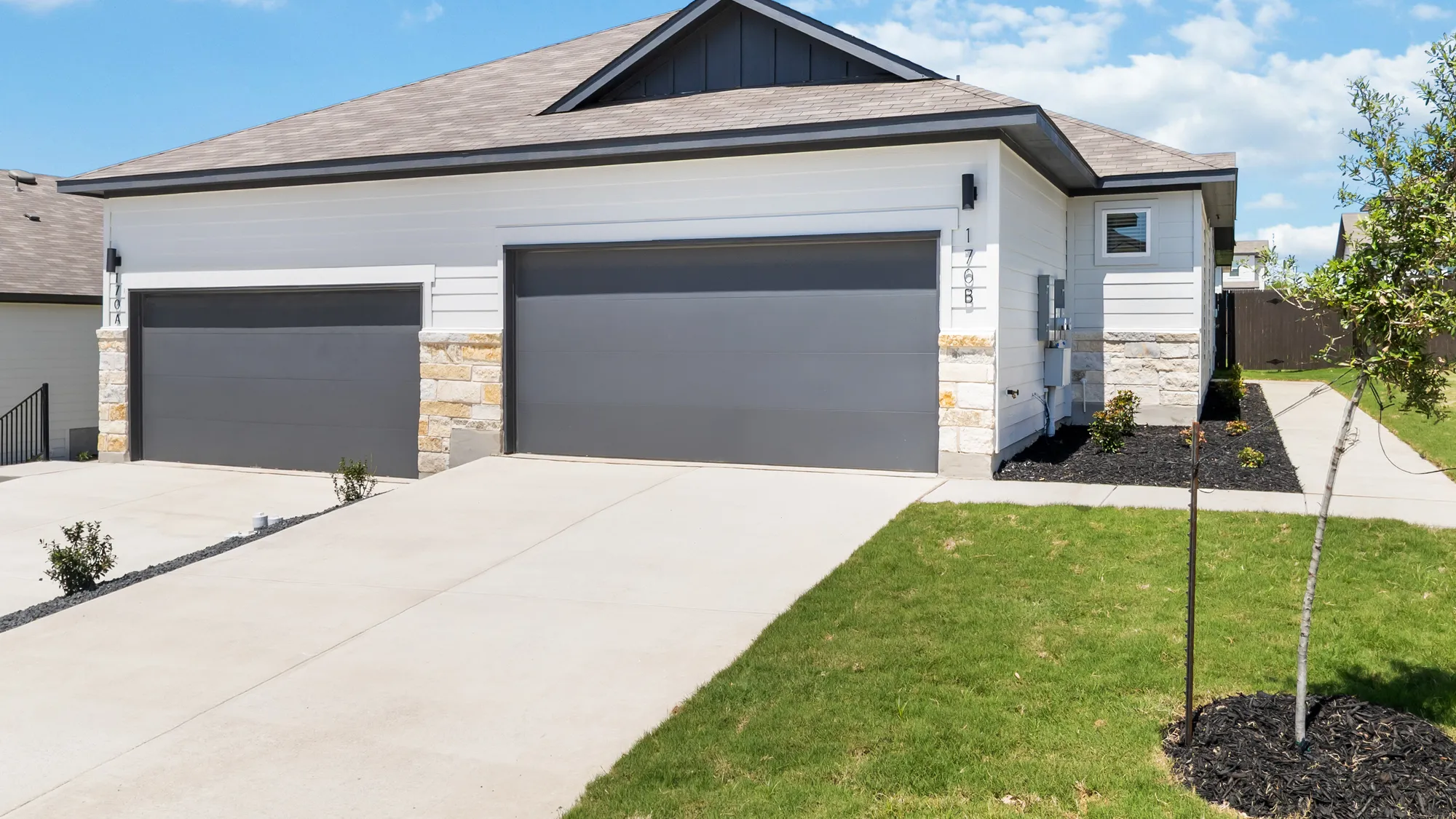 Emma - Duplex 1299 - Two Ten Communities